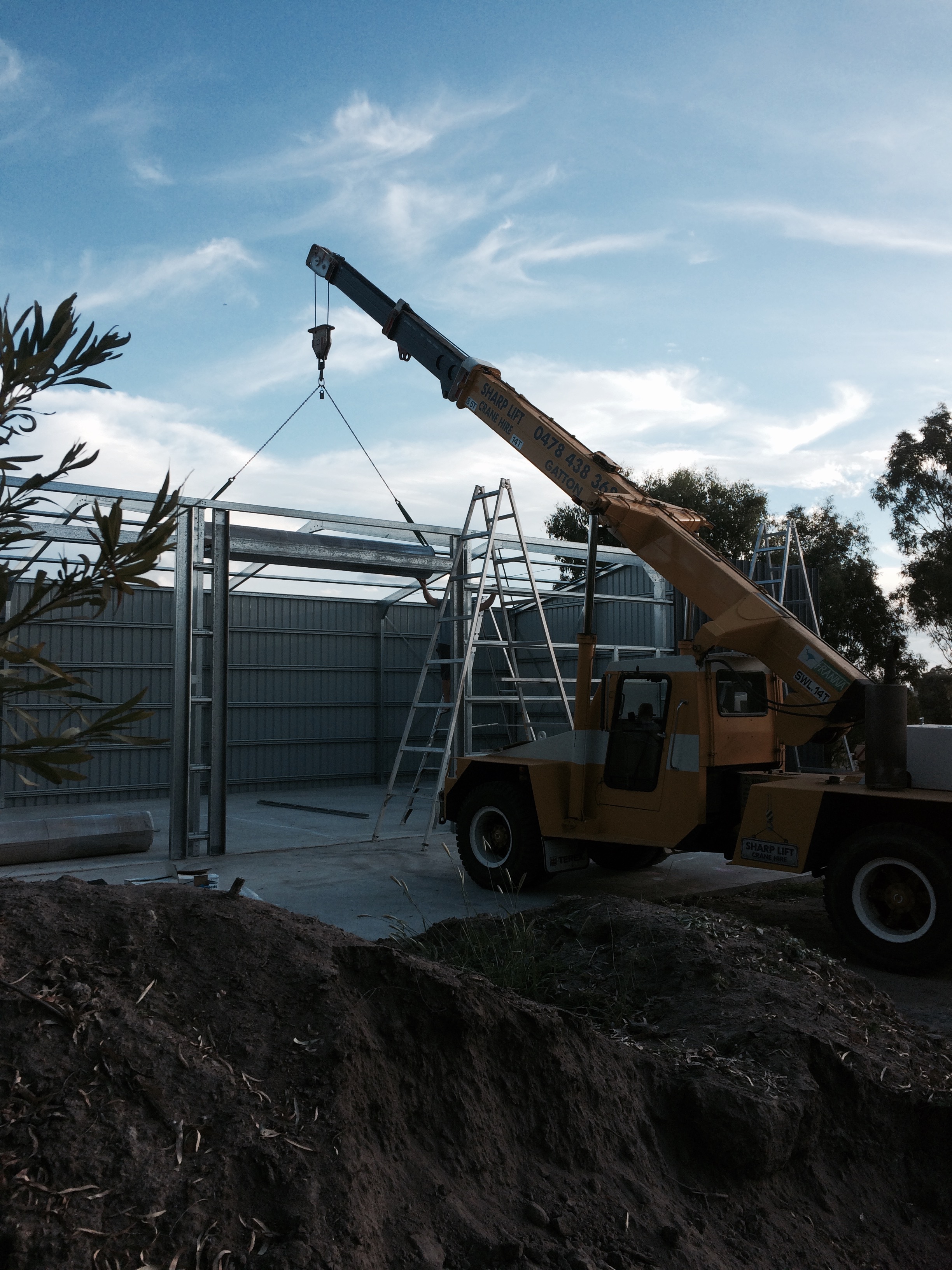 Wolff Cranes - Crane Hire Lockyer Valley