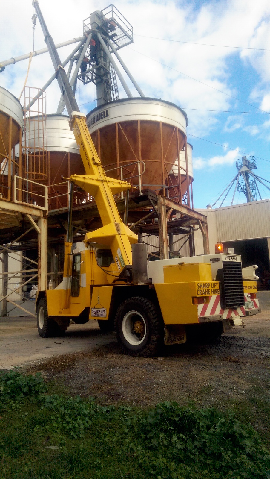 Wolff Cranes - Crane Hire Lockyer Valley